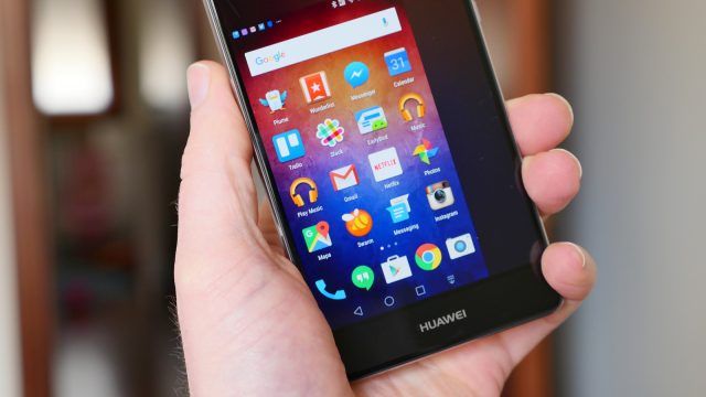 Huawei's One-Handed Mode Feature Nearly Made its Way to AOSP