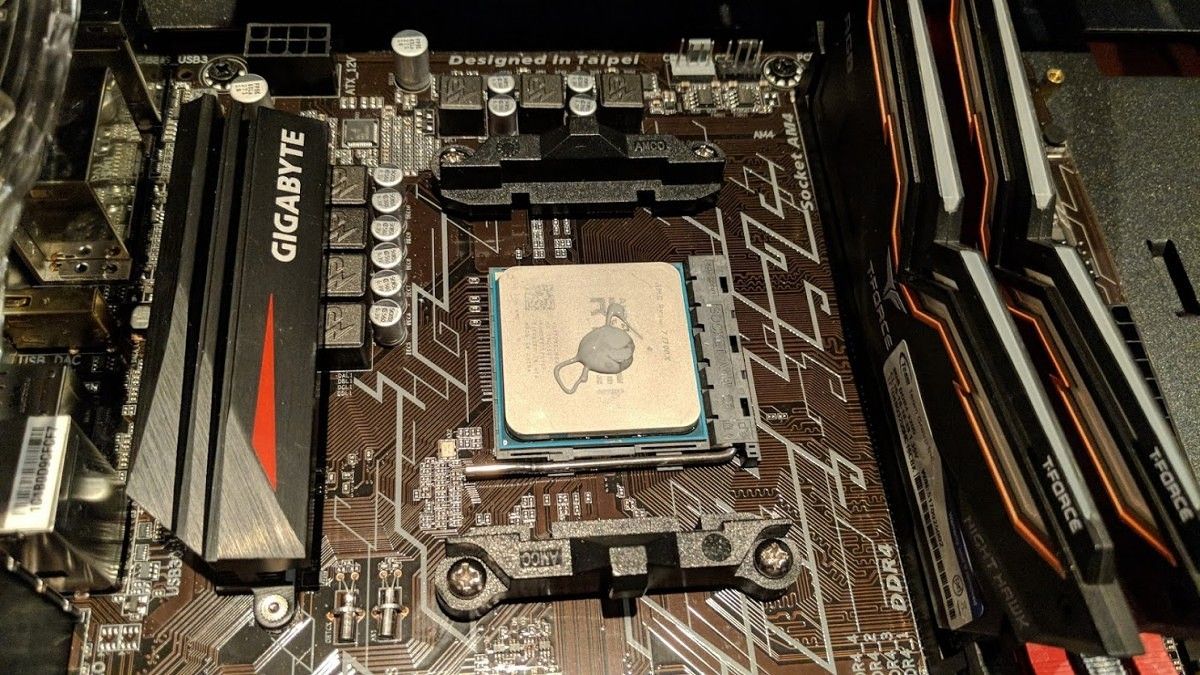 XDA's First Full PC Build: An All-AMD Linux Desktop