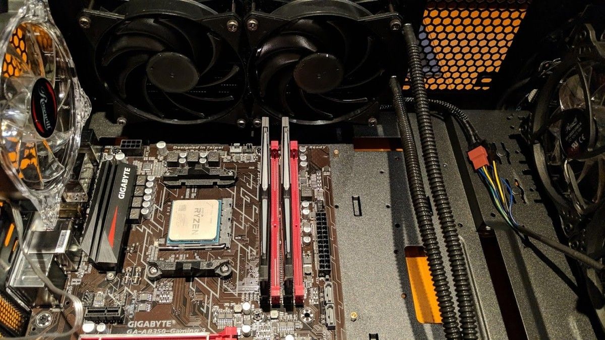 XDA's First Full PC Build: An All-AMD Linux Desktop