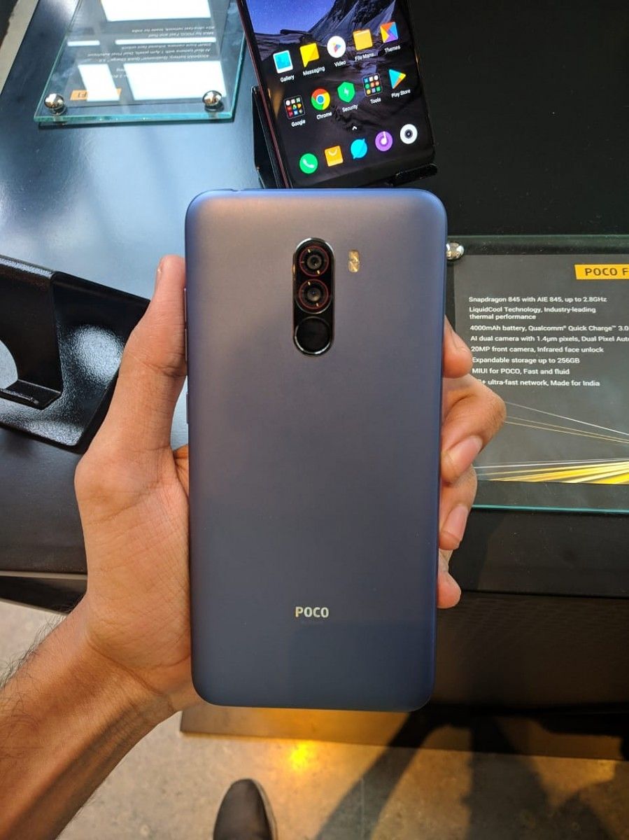 Xiaomi POCO F1 Design, Display, Speed, and Smoothness Review