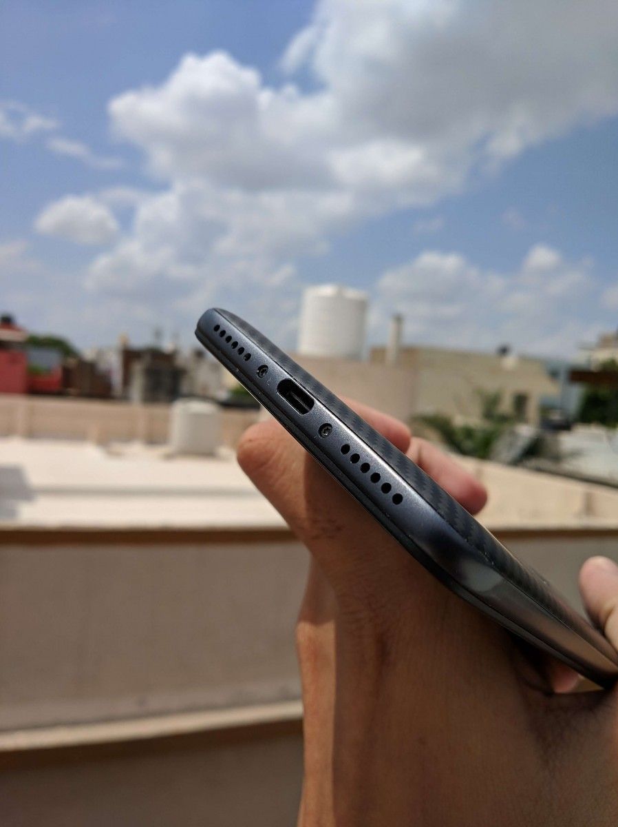 Xiaomi POCO F1 Design, Display, Speed, and Smoothness Review