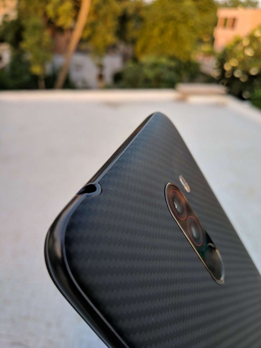 Xiaomi POCO F1 Design, Display, Speed, and Smoothness Review