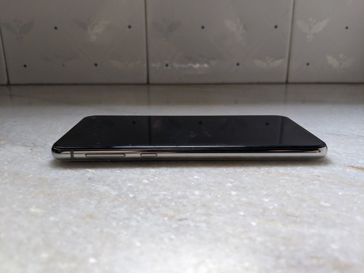 Samsung Galaxy S10e Review (Exynos): A Refreshingly Small Flagship with ...