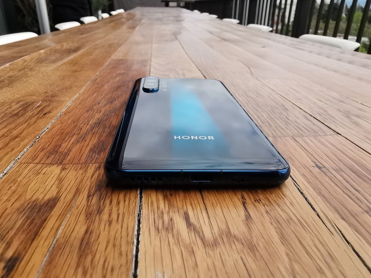 The Honor 20 is Honor’s challenger to the OnePlus 7 and Xiaomi Mi 9