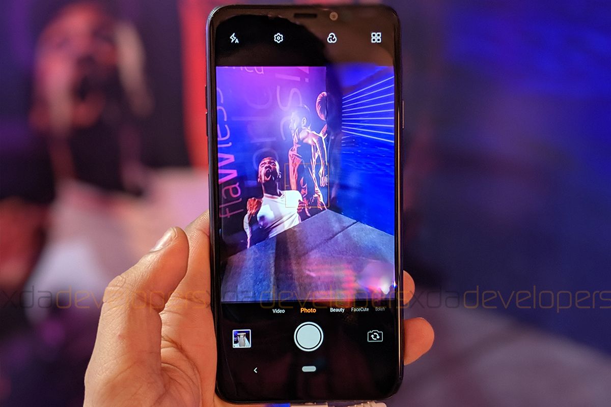 LG W10 and LG W30 Hands-on: Triple cameras on a budget