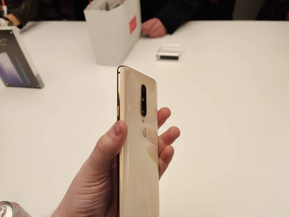 [Update 2: Available Now] Hands-on with the OnePlus 7 Pro in Almond ...