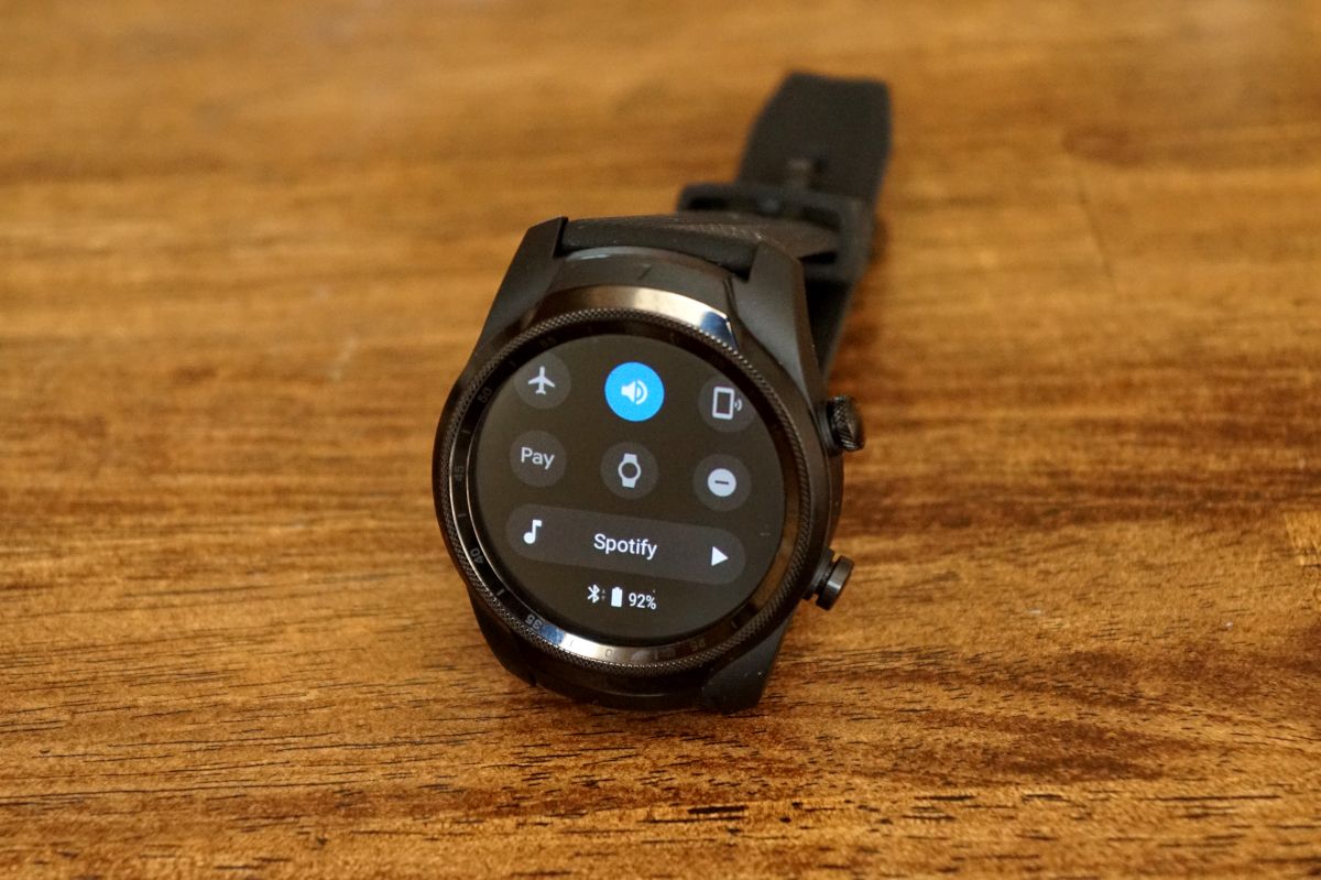 TicWatch Pro 4G/LTE First Impressions: Two displays are twice as nice
