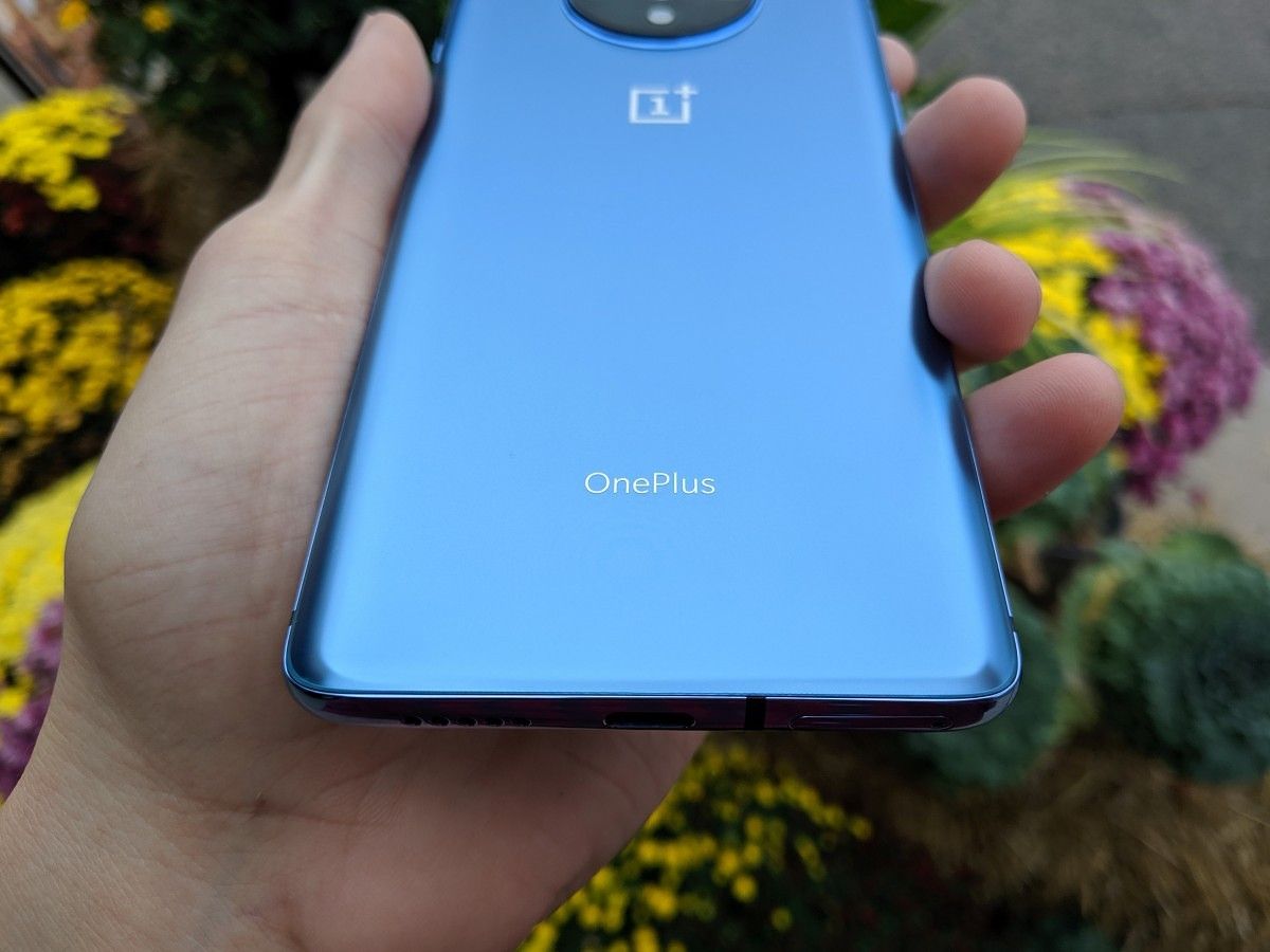 OnePlus 7T Review: A Premium, Practical Smartphone without Gimmicks