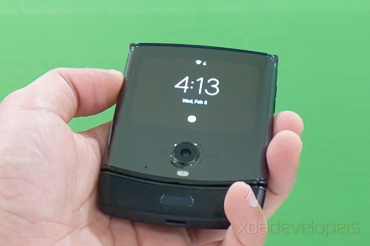 Motorola Razr Hands-on: The Timeless and Charming Style Icon