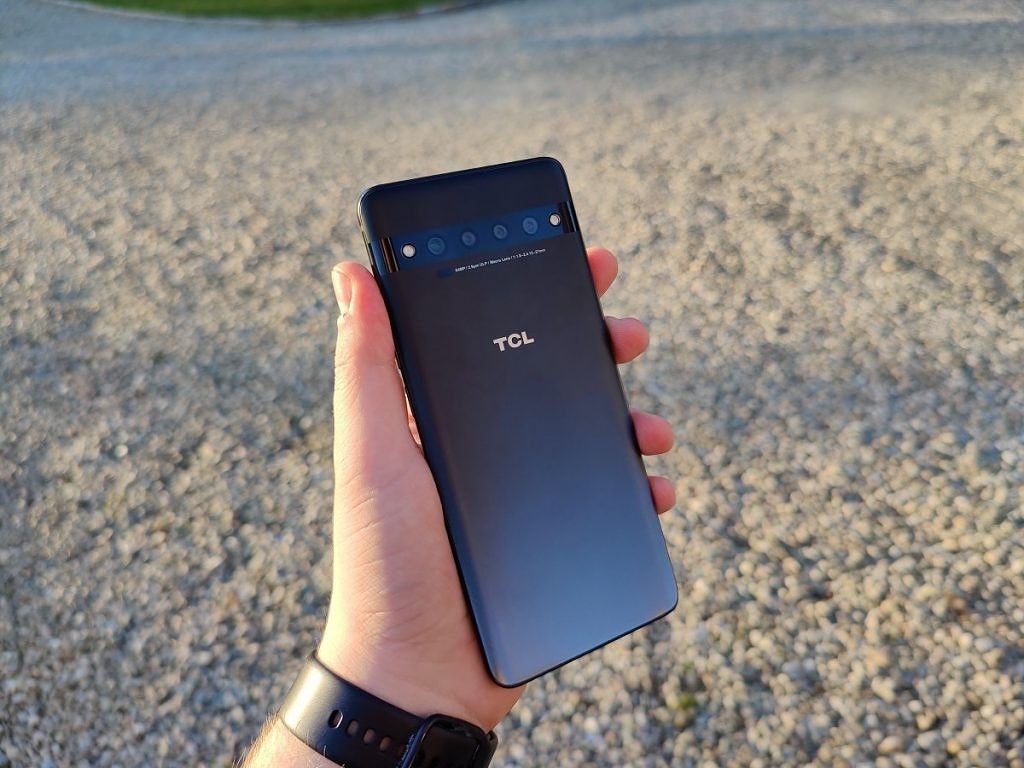 TCL 10L and 10 Pro Review: Great Value Mid-Range Android Smartphones