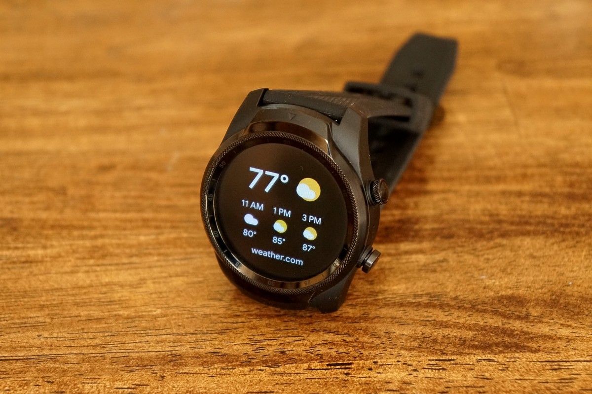 TicWatch Pro 4G/LTE First Impressions: Two displays are twice as nice