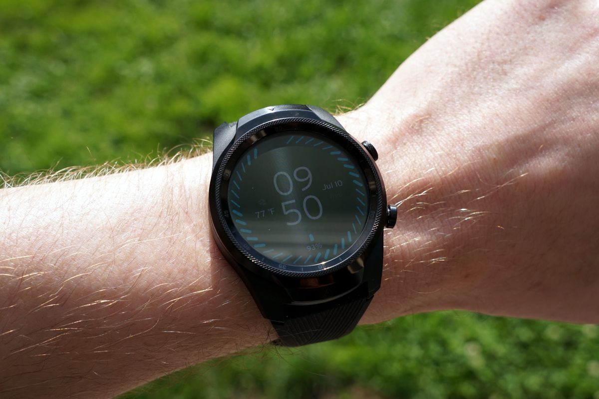 TicWatch Pro 4G/LTE First Impressions: Two displays are twice as nice