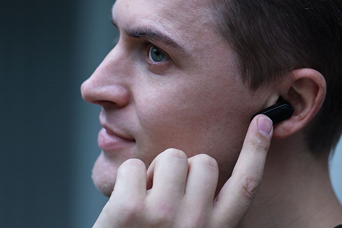 This Versatile Fitness Smartwatch Has Built-In Bluetooth Headphones ...