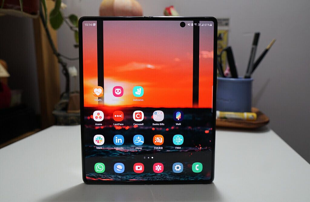Galaxy Z Fold 2 Ongoing Review Day 1: The cutting edge future is here!