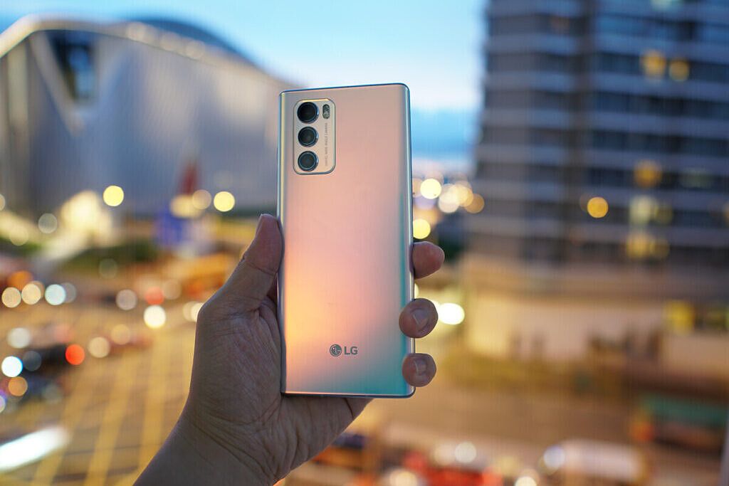 LG Wing hands on preview: Who said phones were boring in 2020? | XDA