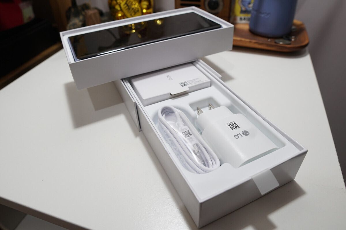 LG Wing hands on preview: Who said phones were boring in 2020? | XDA