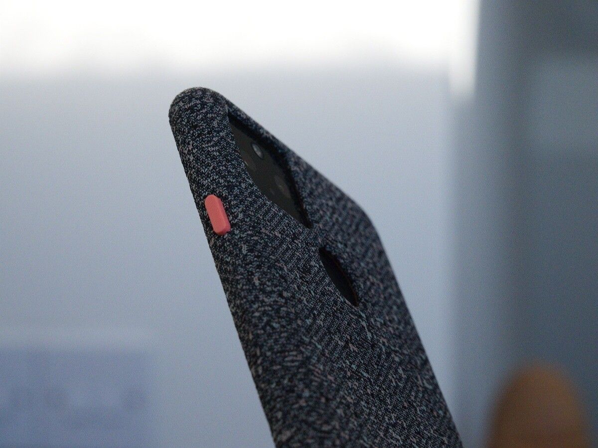 Google Pixel 5 Hands-on: A Premium Design in a Compact Package