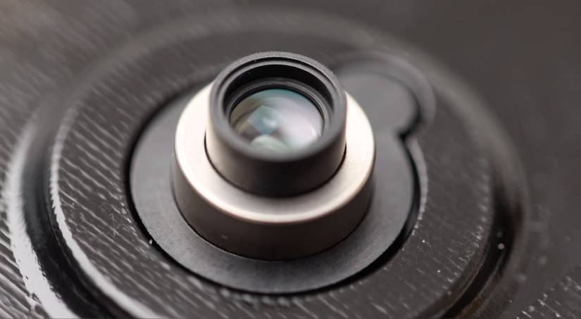 What is the Difference Between a Periscope and Telephoto Camera?