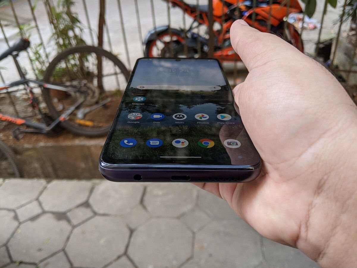 Moto G 5G Review: A 5G Phone Goes Back to the Basics