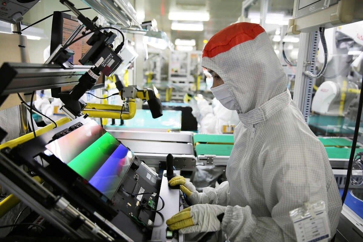 Samsung is mass-producing 90Hz OLED displays for laptops