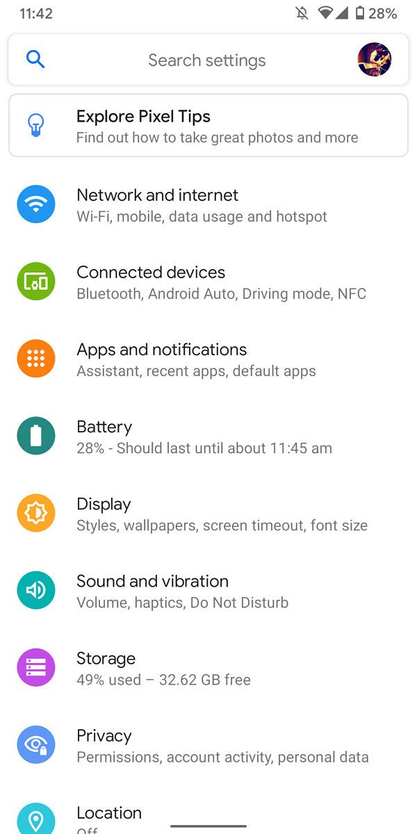 Android 12 brings UI optimizations for easier one-handed use
