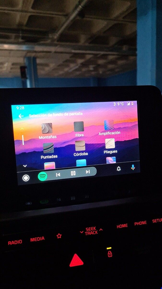 Android Auto adds wallpapers and clever Assistant shortcut feature