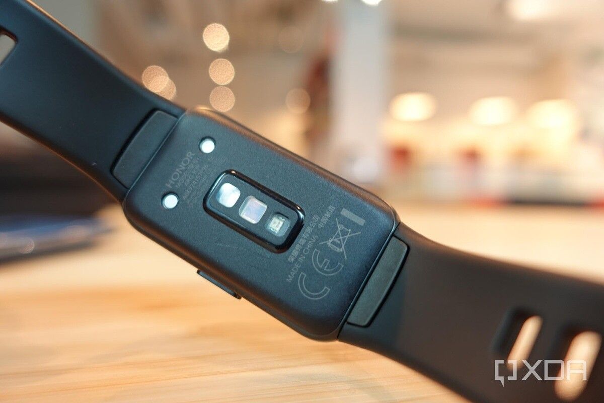 Honor Band 6 Review: Big screen and accurate sleep tracking for a low price