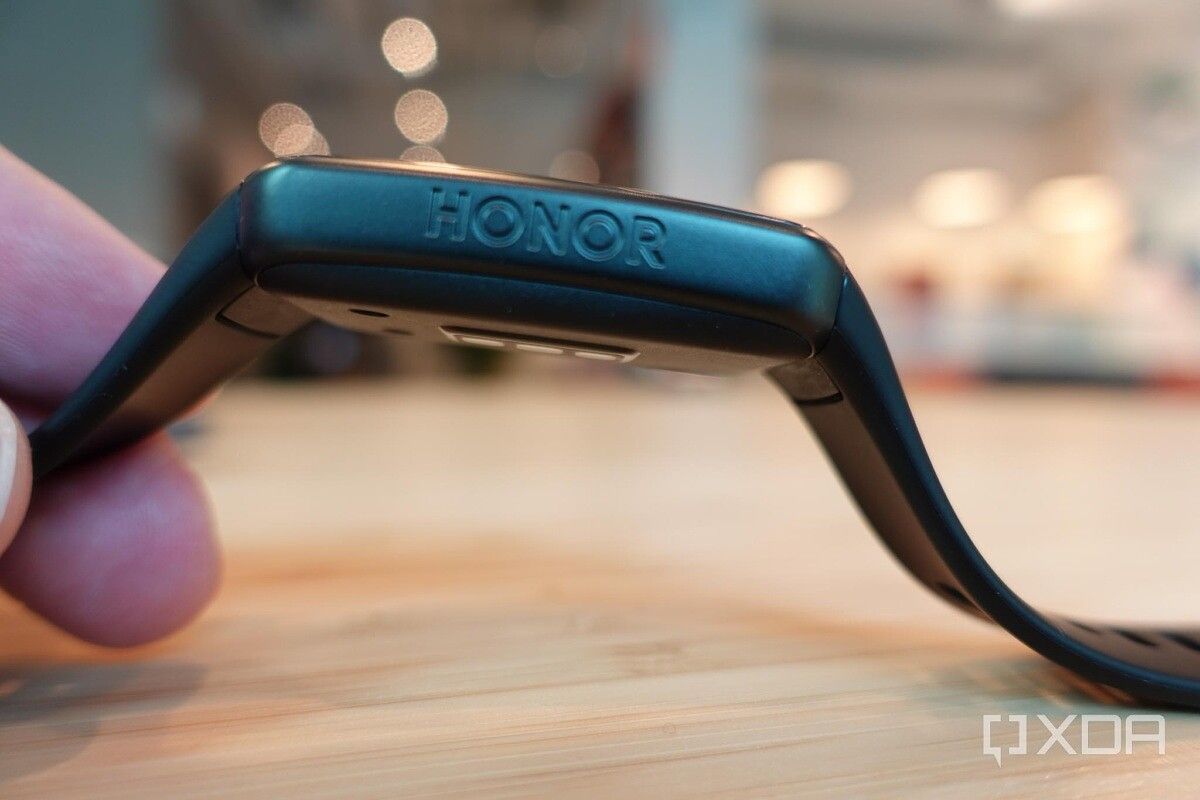 Honor Band 6 Review: Big screen and accurate sleep tracking for a low price