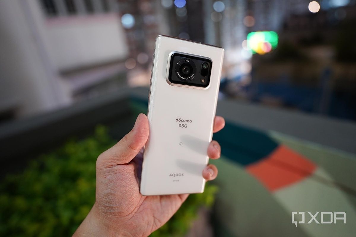How does the Sharp Aquos R6's 1-inch camera sensor stack up against the ...