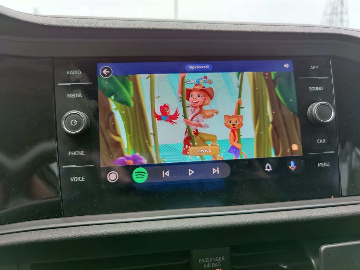 Google wants to bring HTML5 games to your Android Auto car screen