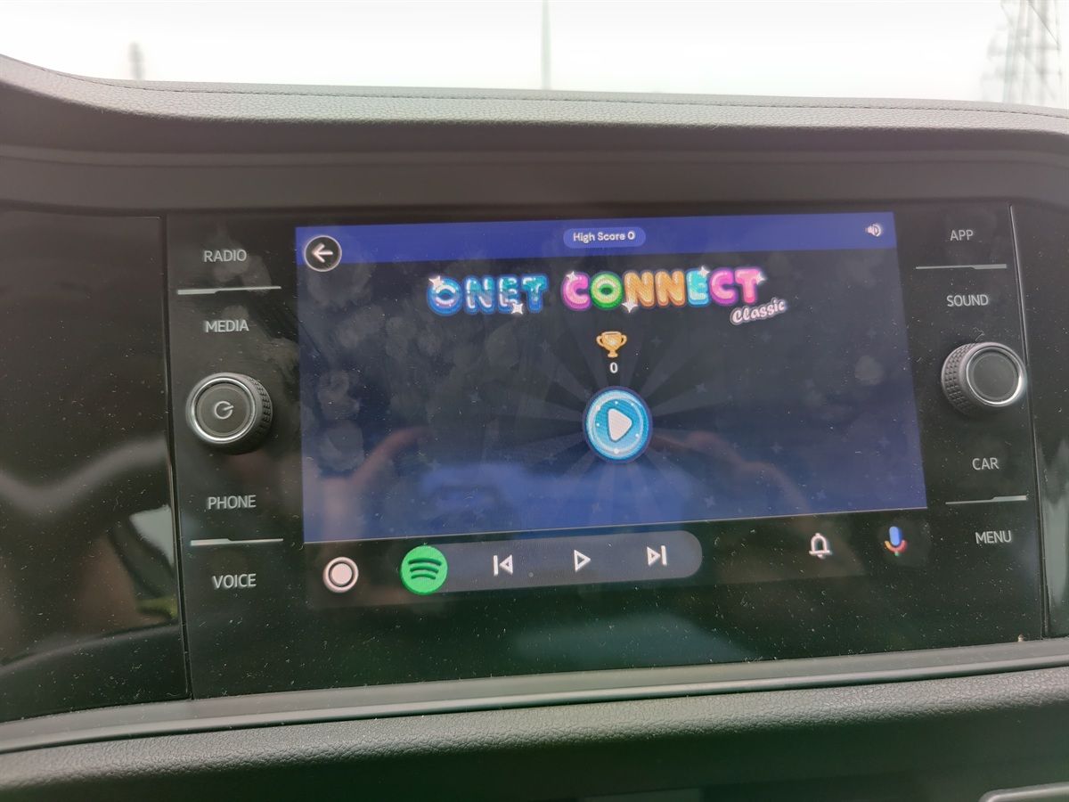 Google wants to bring HTML5 games to your Android Auto car screen