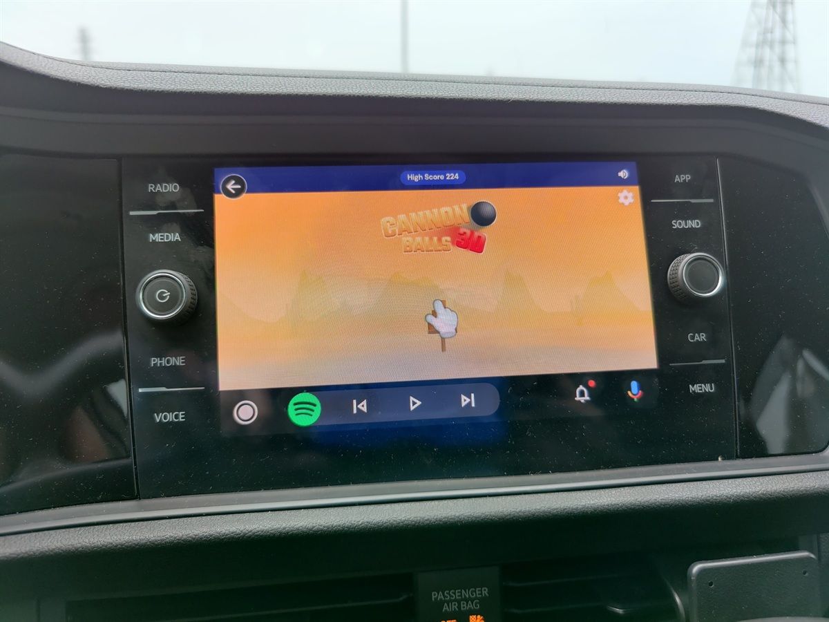 Google wants to bring HTML5 games to your Android Auto car screen