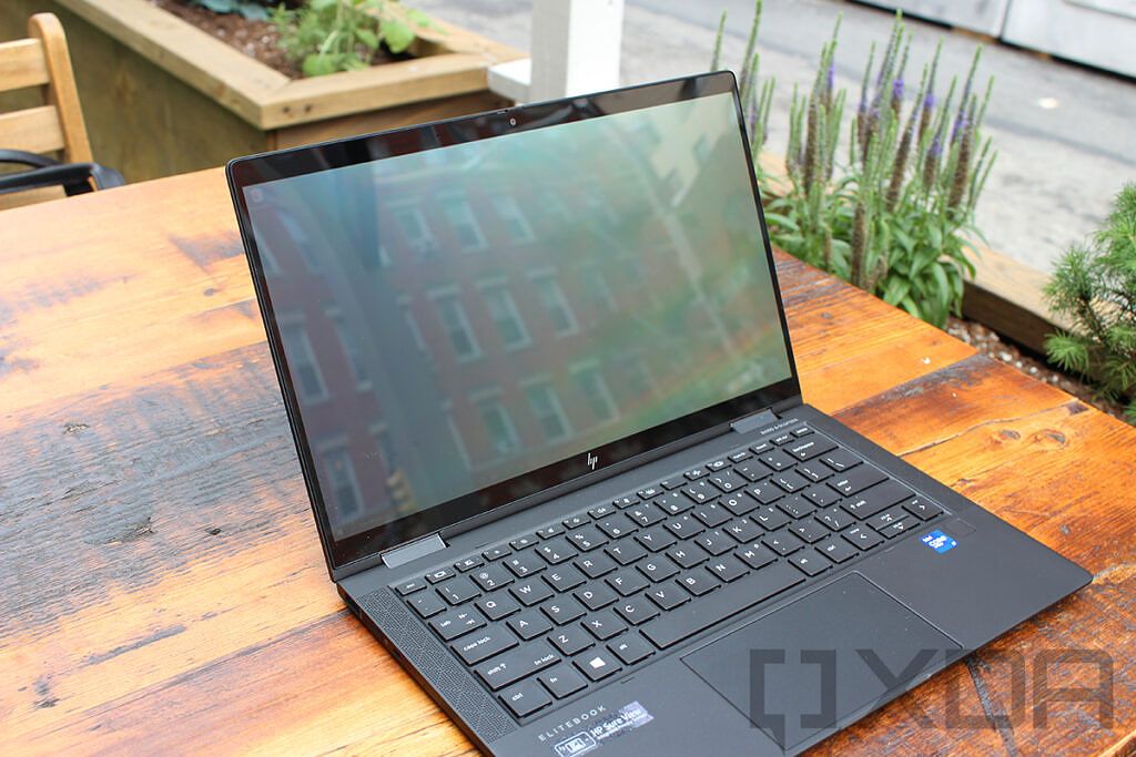 HP Elite Dragonfly Max Review: A phenomenal business convertible