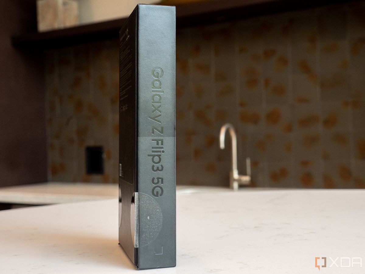 Samsung Galaxy Z Flip 3 Unboxing: What's in the box?