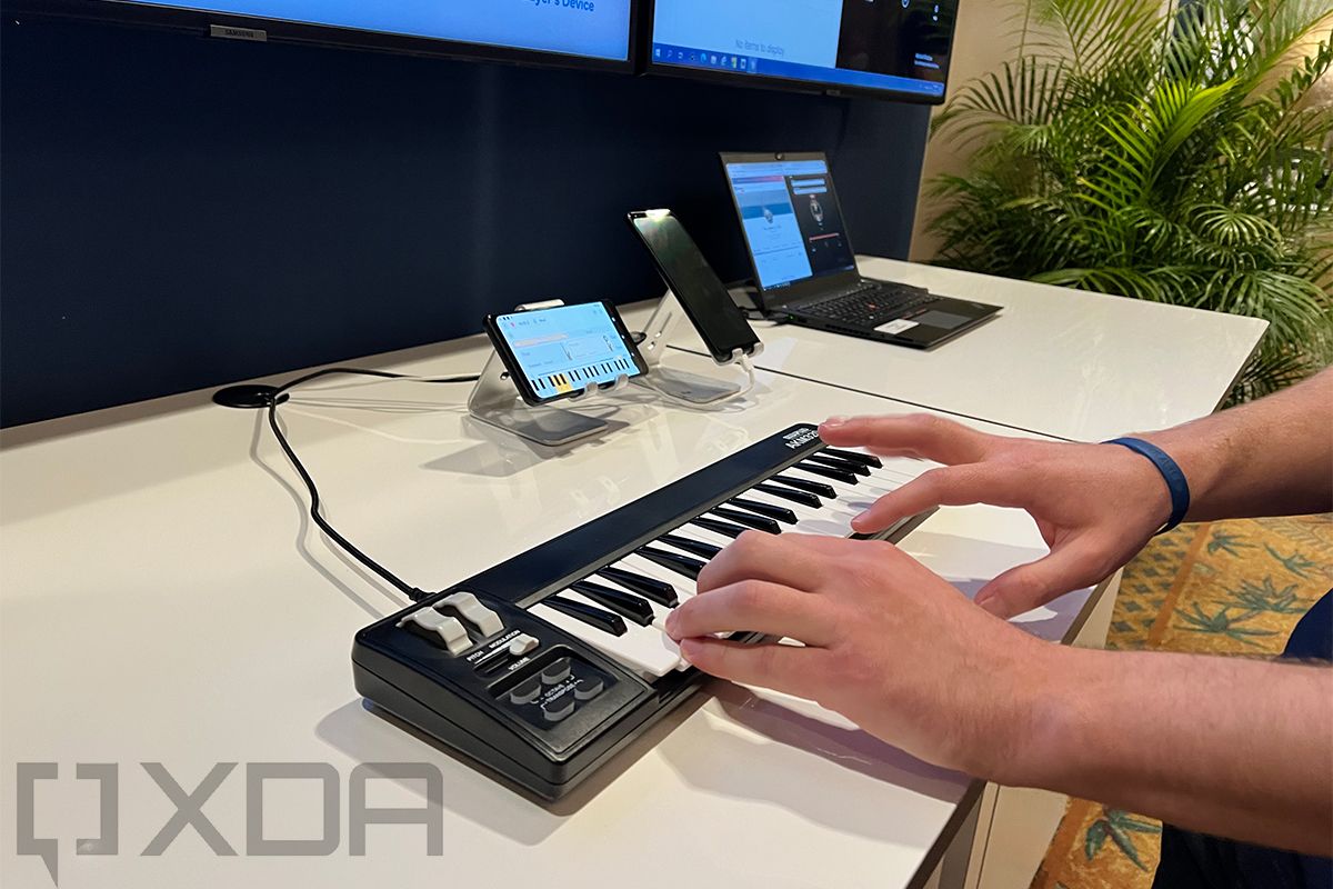 Hands-on with Qualcomm's Snapdragon 8 Gen 1 Reference Device