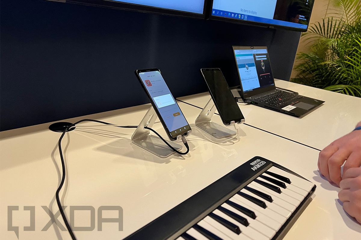 Hands-on with Qualcomm's Snapdragon 8 Gen 1 Reference Device