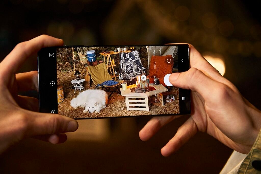 All the Camera Features on the Samsung Galaxy S22 series: Adaptive ...