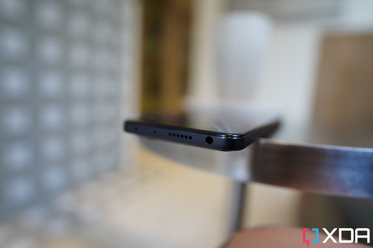 POCO X4 Pro Hands-On: Main camera and display punch way above its €299 ...