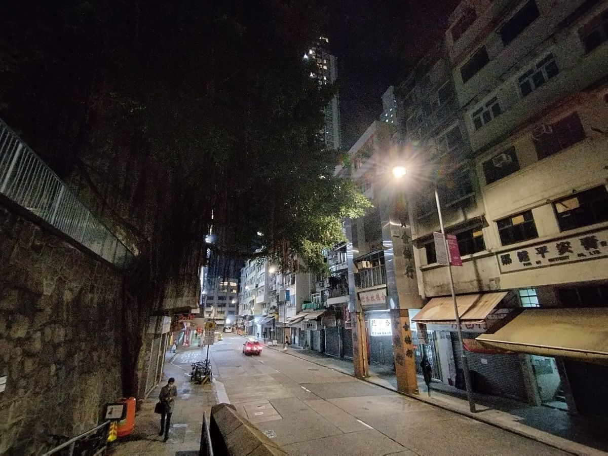 POCO X4 Pro Hands-On: Main camera and display punch way above its €299 ...