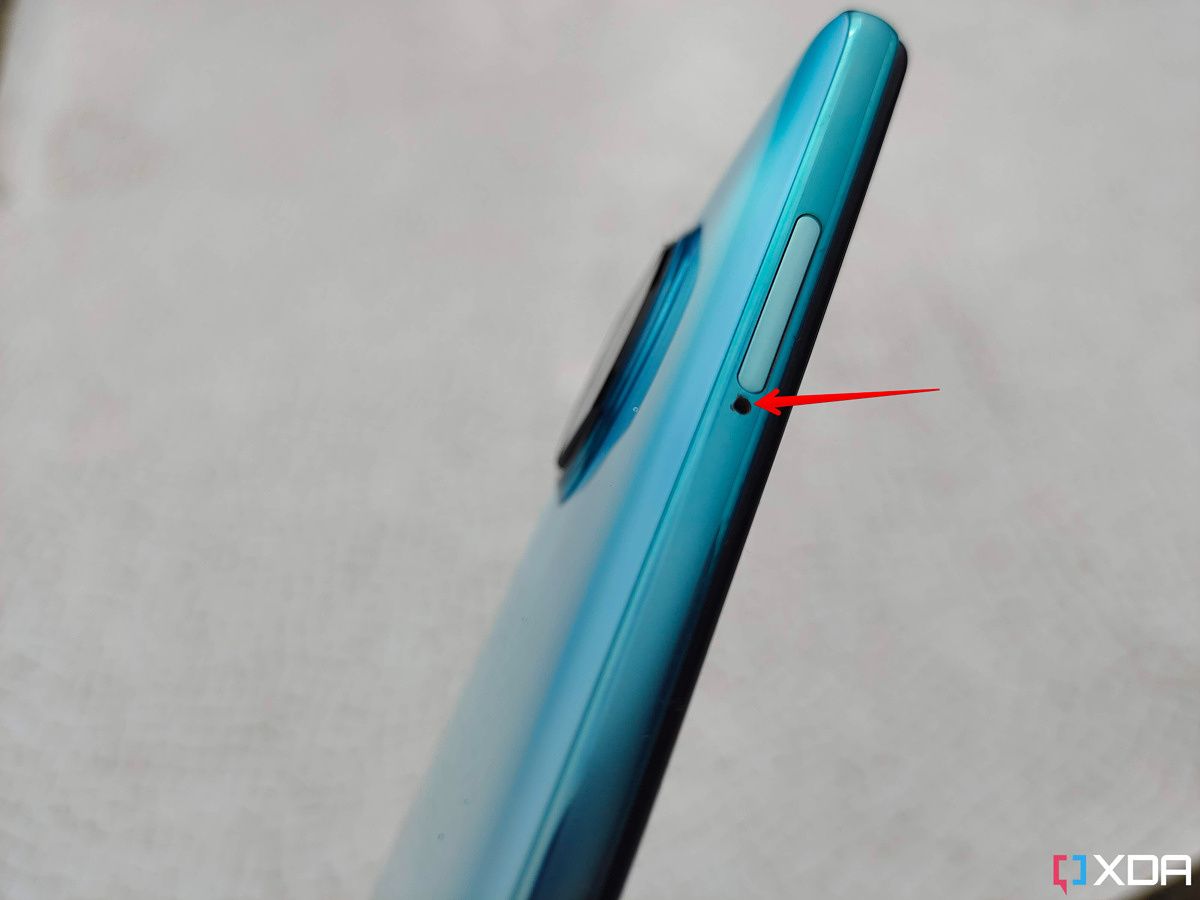 How to insert a SIM card in your Android phone