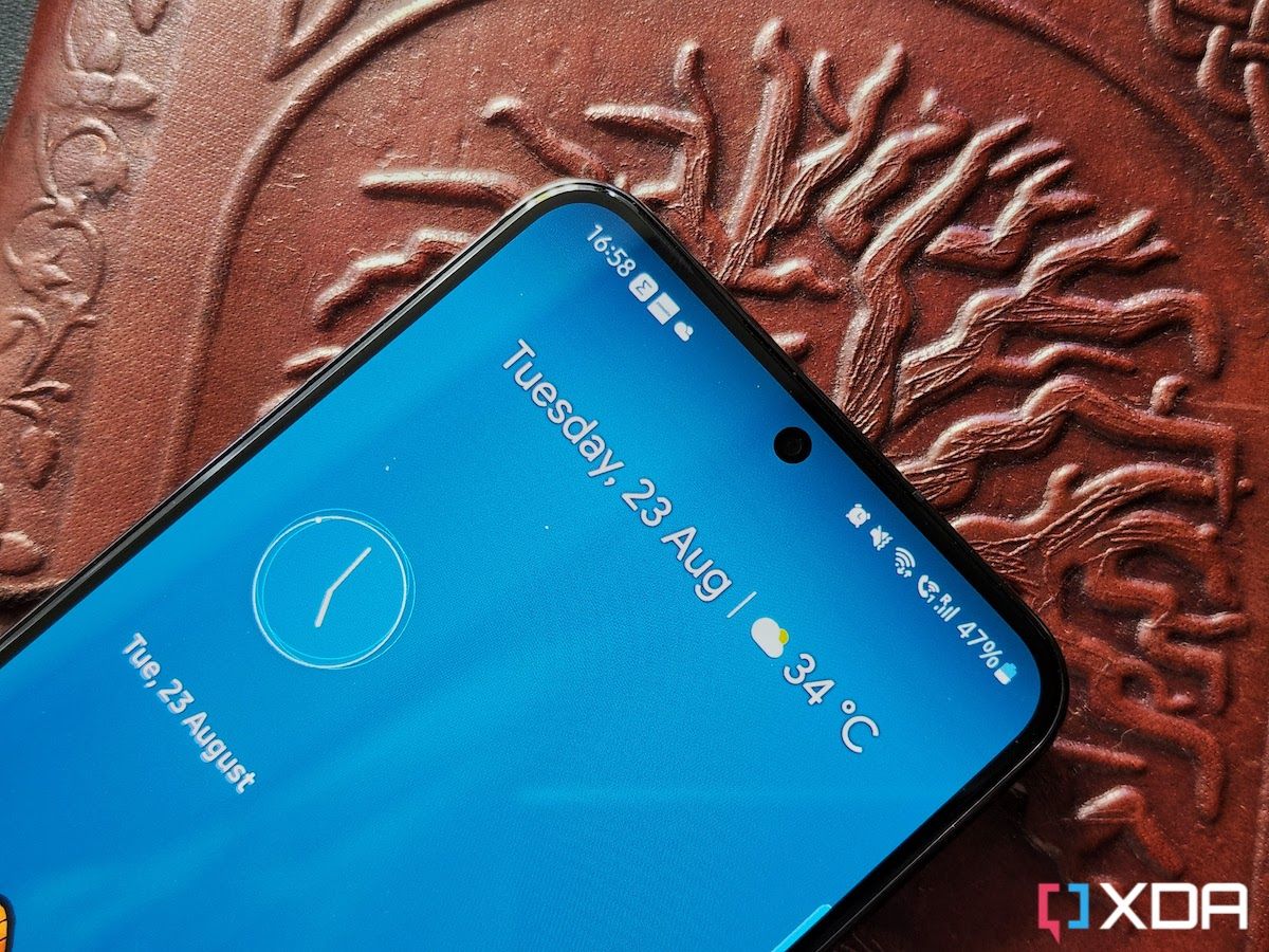 Samsung Galaxy S22 revisited: Keeping the dream of compact phones alive!