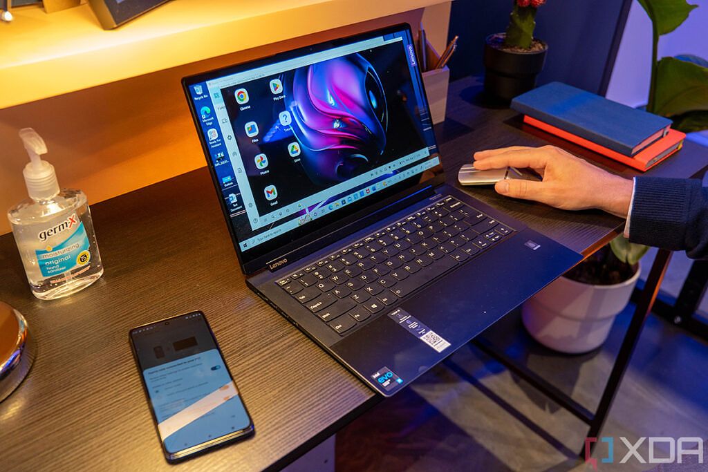 Motorola Edge (2022) Hands-on: Motorola is finally using its strengths ...