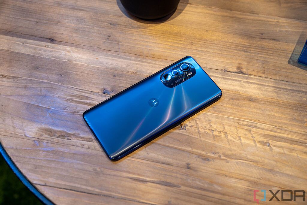 Motorola Edge (2022) Hands-on: Motorola is finally using its strengths ...