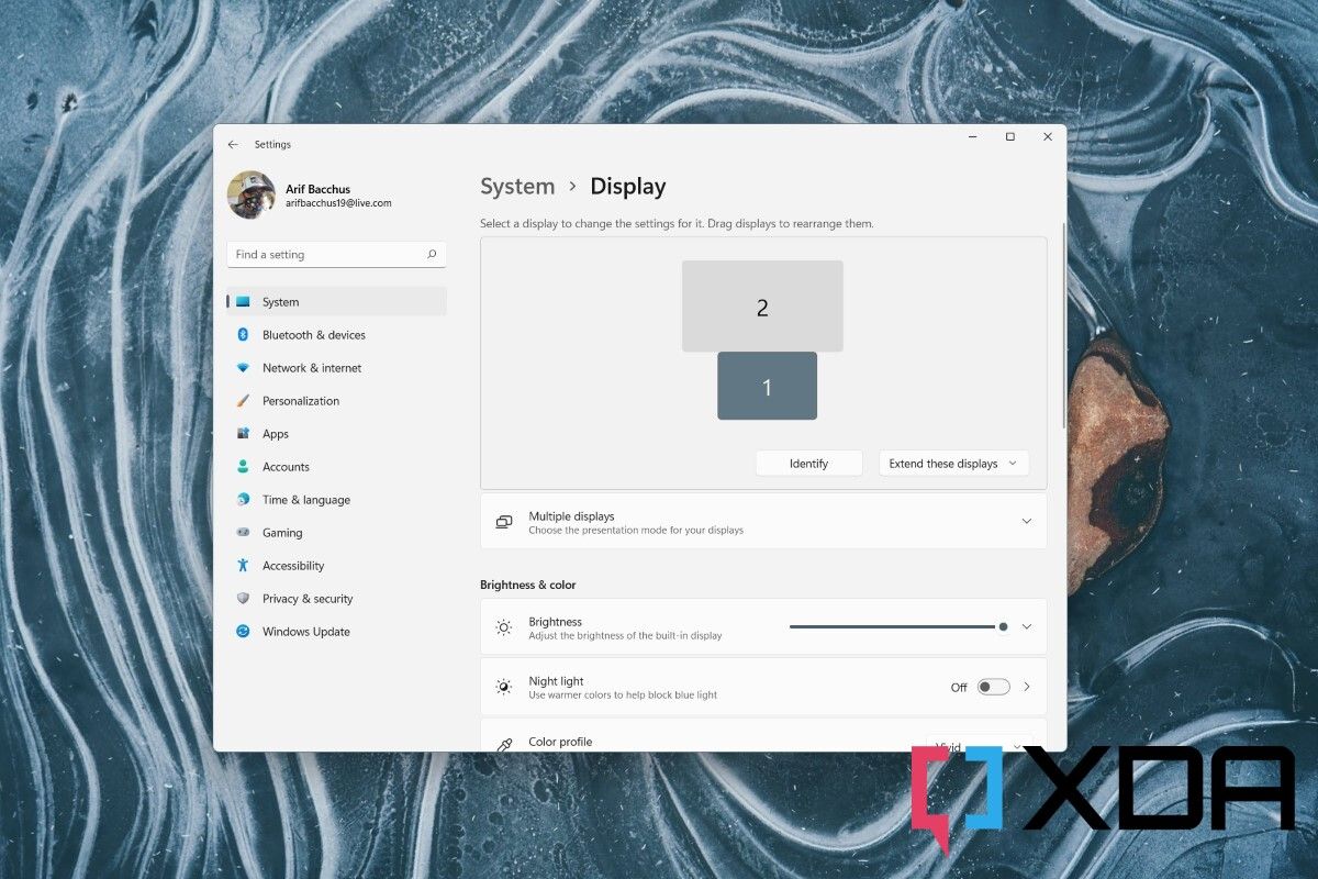 How to use and manage multiple monitors on Windows 11