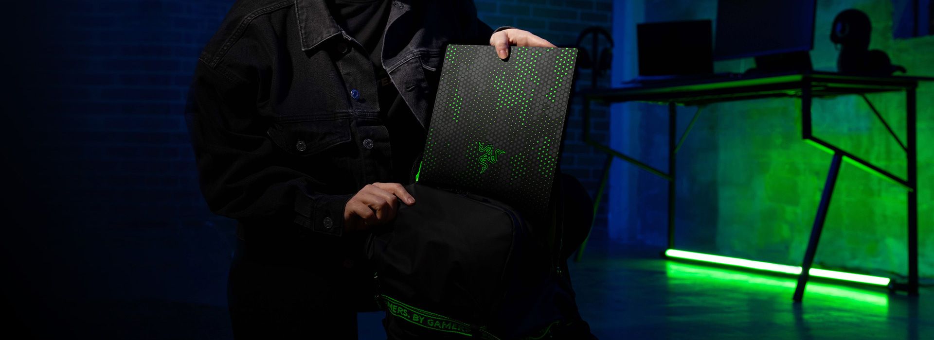 Razer Skins makes it easy to customize your boring laptop and game consoles