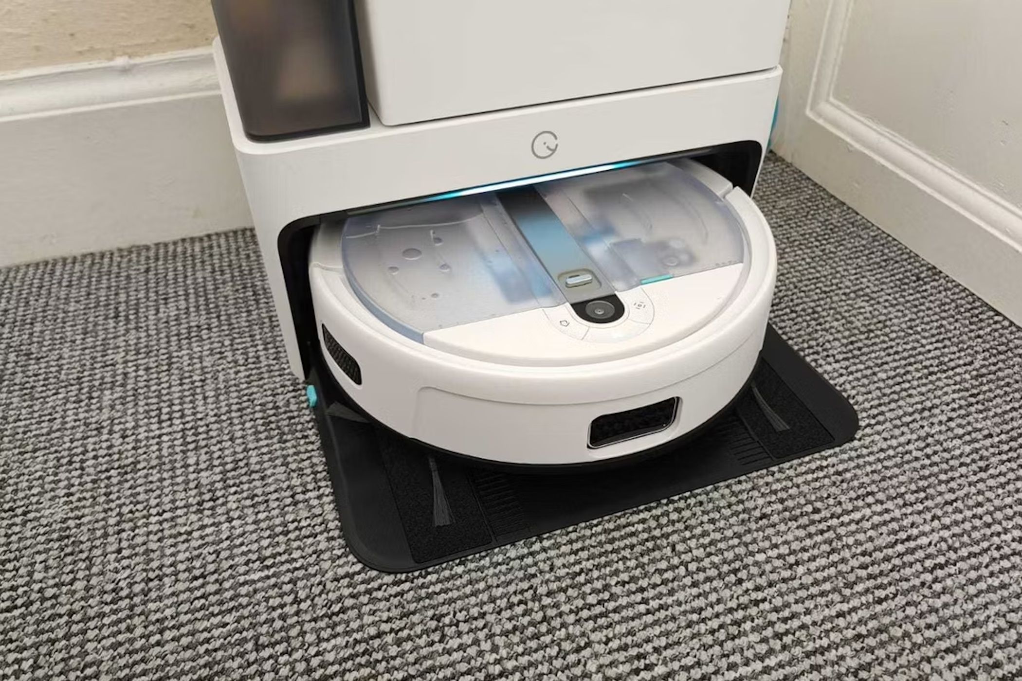 Starting your robot vacuum journey? Discover the Yeedi Cube’s benefits