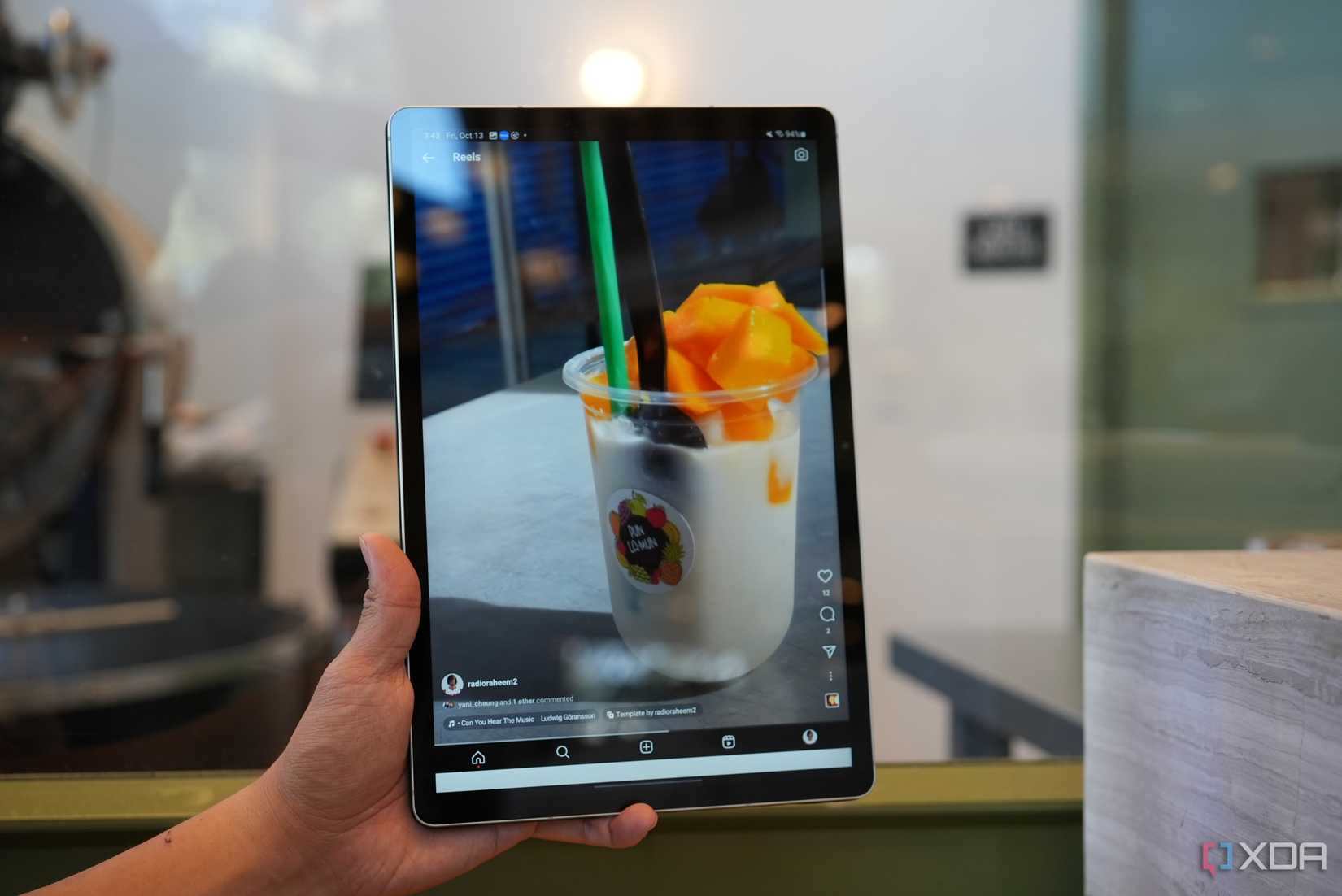 iPad Air (M2, 2024) vs. Samsung Galaxy Tab S9: Which is better?