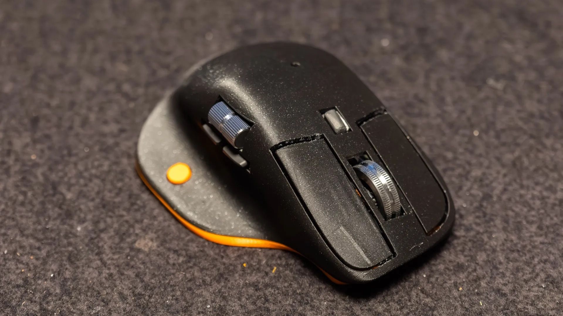 This 3D-printed contraption turns a Logitech MX Master 3 into a left-handed mouse