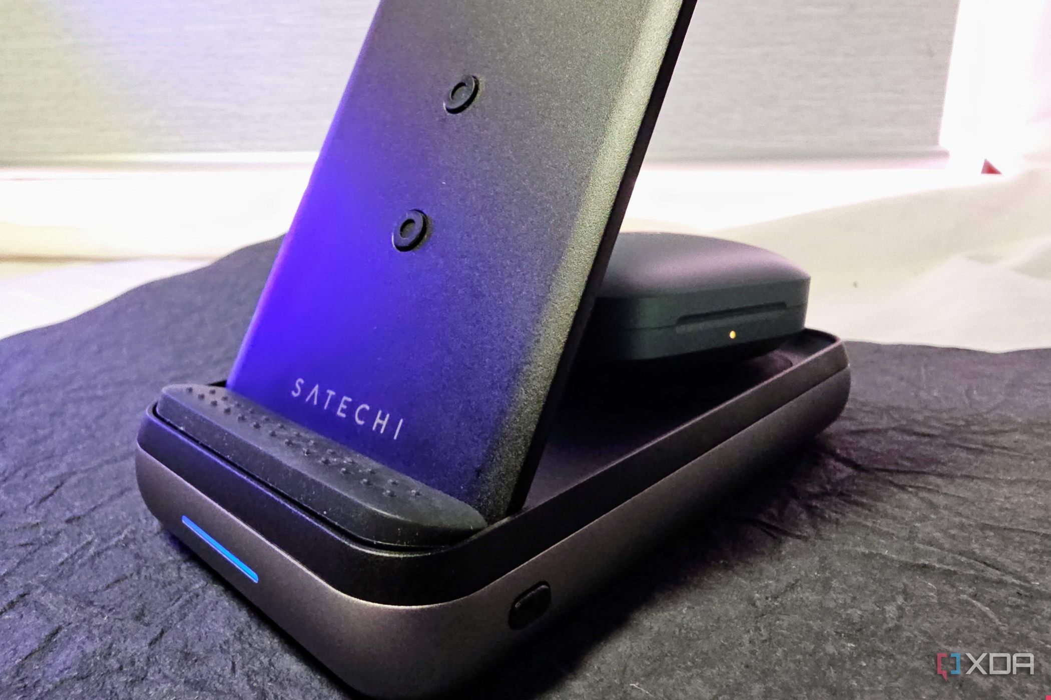 Satechi Duo Wireless Charger Power Stand review: More than meets the eye