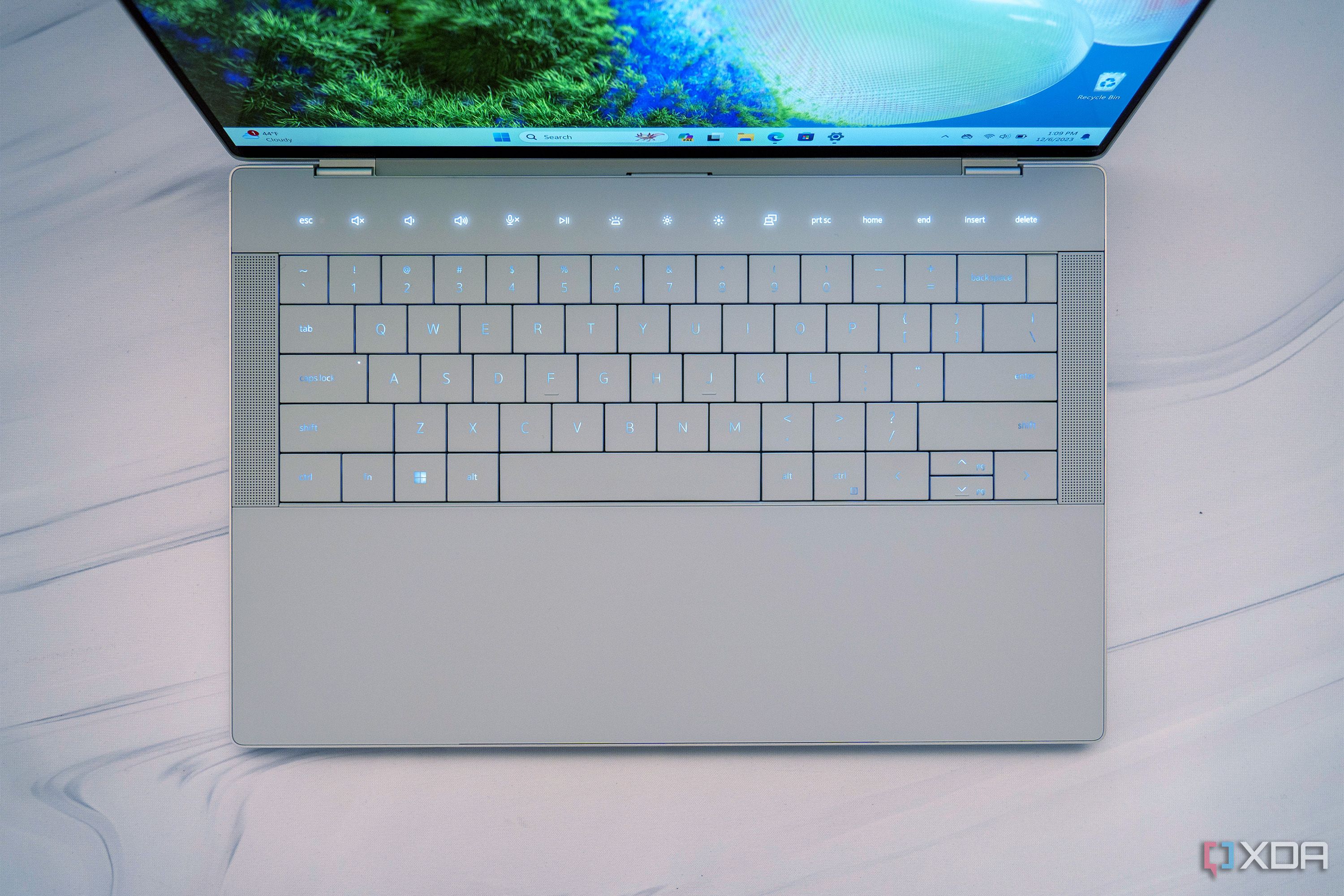 MacBook Air (M3, 2024) vs Dell XPS 14: A classic clash of macOS vs Windows